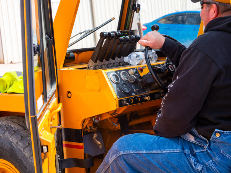 How to Become a Crane Operator: A Step-by-Step Guide from High School ...